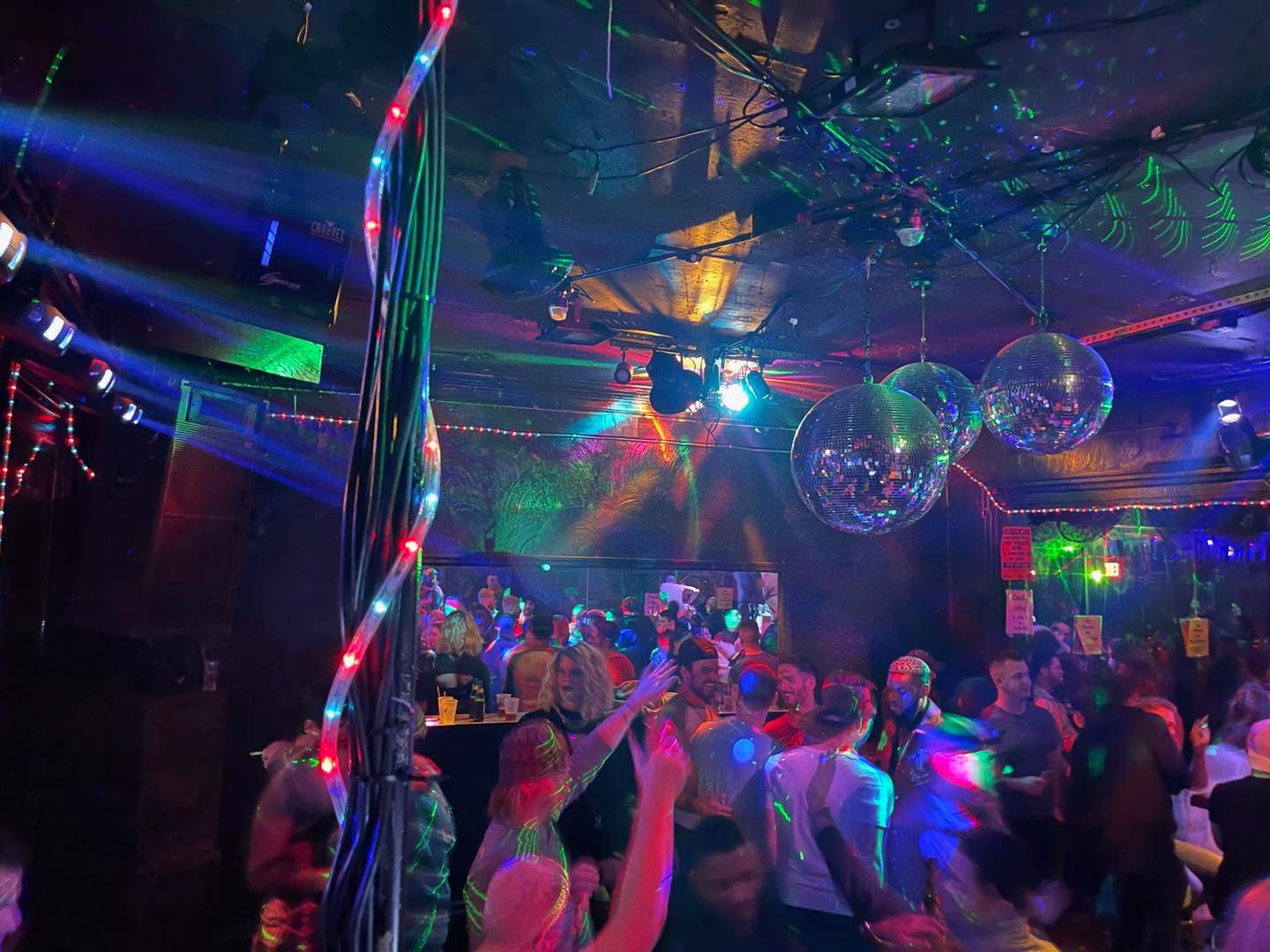 Pittsburgh Gay Bars 2025 - GayCities Pittsburgh